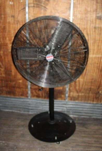 Dayton 30-Inch Commercial Air Circulator With Pedestal Base, Model ...