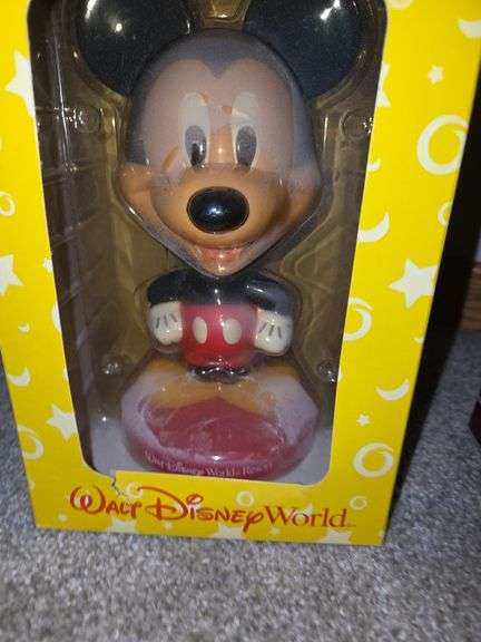 Walt disney mickey mouse bobblehead - Auction Ohio