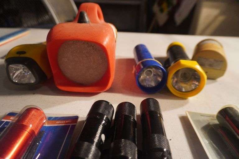 Assorted Flashlights – Mixed Lot - Auction Ohio