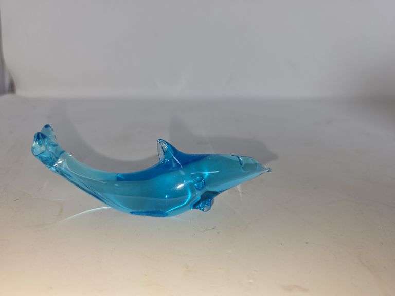 Vintage Blue Glass Dolphin 3" Figurine Paperweight - Auction Ohio