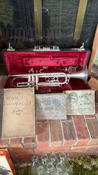 Royal Wreath Trumpet with Sheet Music - Auction Ohio