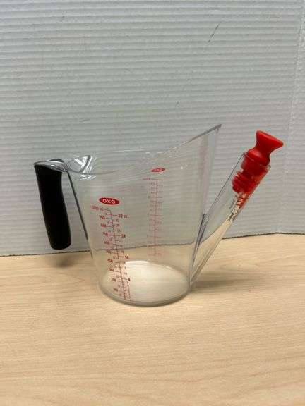 OXO 4-Cup Capacity Fat Separator With Stopper and Measurement Markings ...