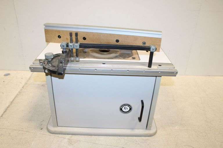 Router Table Cabinet & Ryobi Forstner Bit Set - Auction Ohio