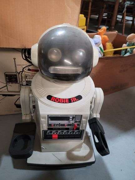Radio Shack Robie Sr. Computerized Programmable Robot - Auction Ohio