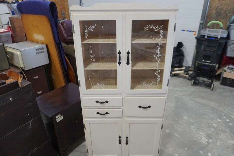 Furniture, Porcelain Dolls, Clowns, Stamps - Auction Ohio