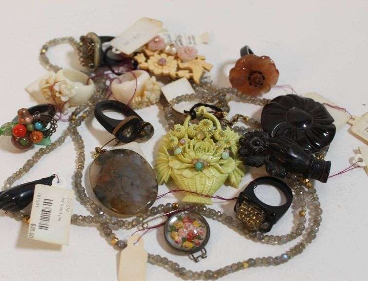 COSTUME JEWELRY WITH MIXED MATERIALS AND DESIGNS. - Auction Ohio