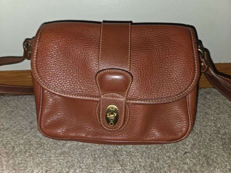 Brown Coach leather purse - Auction Ohio