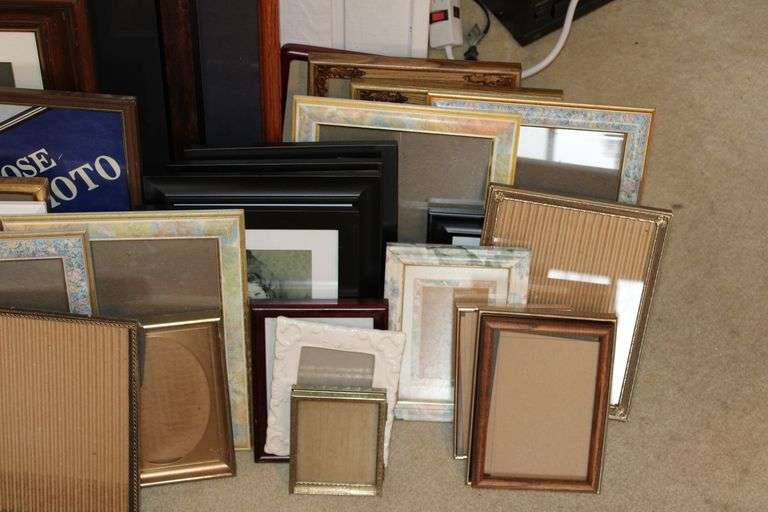 Picture & Photo Frames - Auction Ohio
