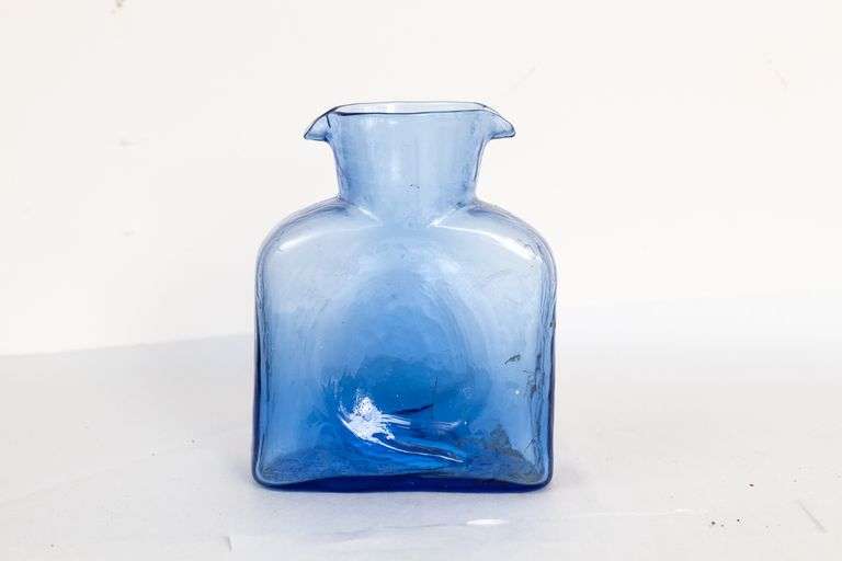 Beautiful Blue Blenko Water Bottle - Auction Ohio