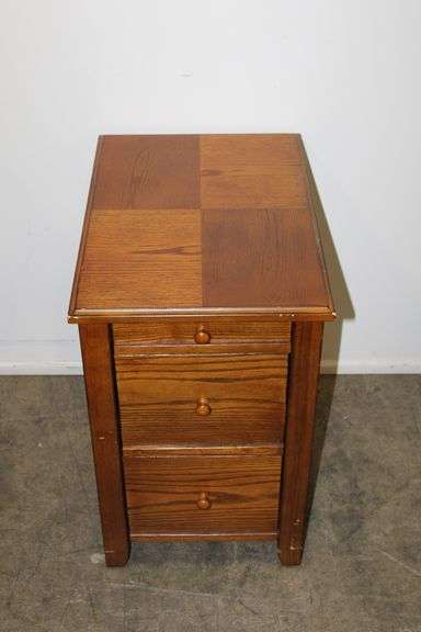 Oak End Table - Auction Ohio