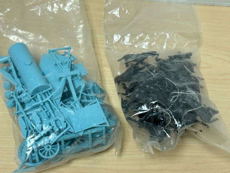 Plastic Model Kits - Auction Ohio