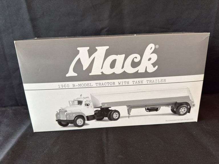 1960 Mack B-Model - Auction Ohio