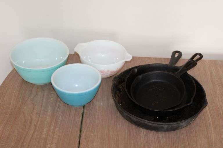 Pyrex Mixing Bowls & Cast Iron Skillets - Auction Ohio