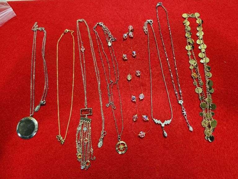 8 Assorted Chain Necklaces Lia Sophia, Loft, VB, Ann Taylor, Etc. - Auction Ohio