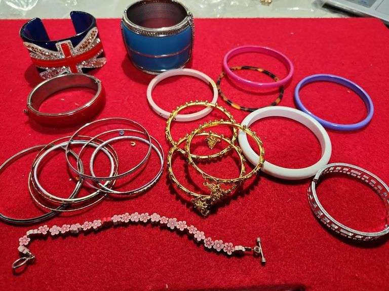 Assorted Bangle Bracelets - Auction Ohio