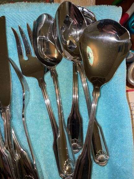 Oneida flatware - Auction Ohio