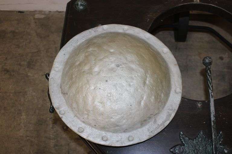 Brazier Coffee Table - Auction Ohio