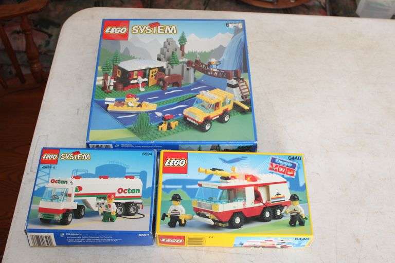 Trio of LEGO System Builder Sets - Auction Ohio