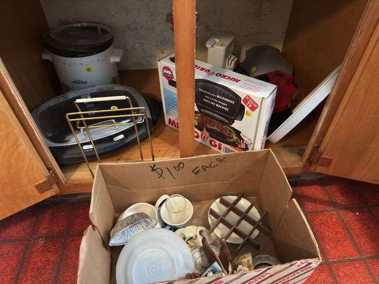 Kitchen clean out lot - Auction Ohio
