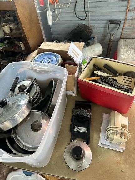 Large Assorted Kitchenware Lot - Auction Ohio