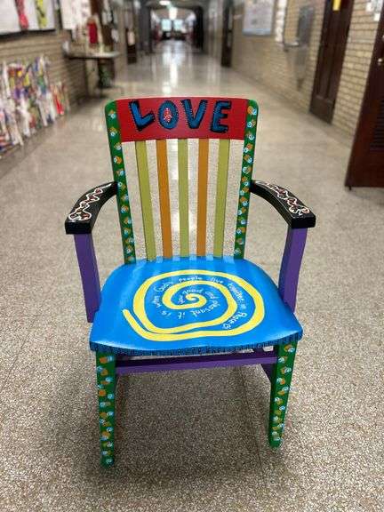 Faith Chair & gift cards - Auction Ohio