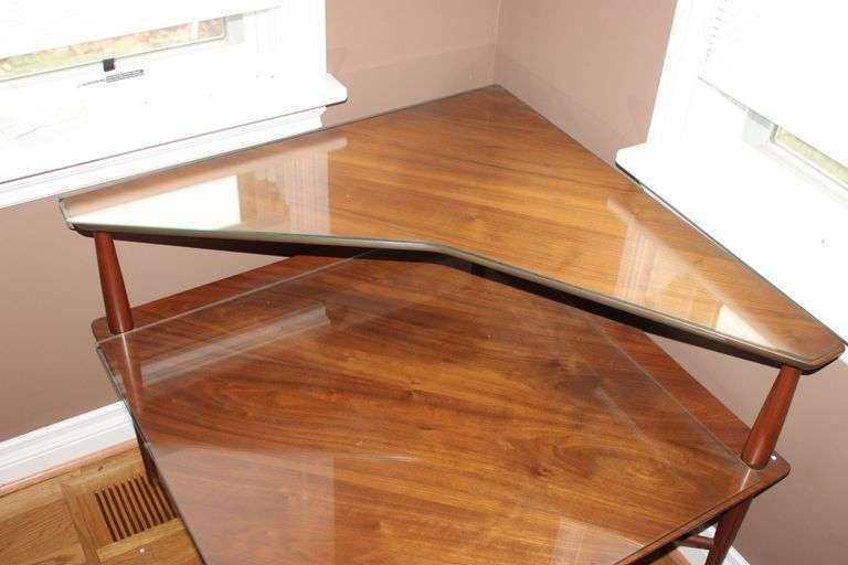 MCM Corner Table - Auction Ohio