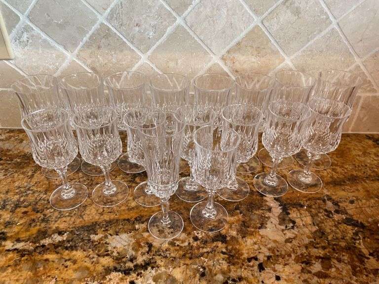 Crystal stemware - Auction Ohio