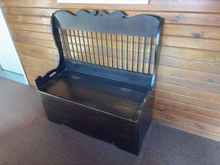 Lift Top Storage Box/Seat - Auction Ohio