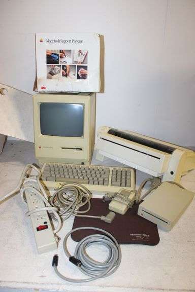 Vintage Macintosh Computer - Auction Ohio