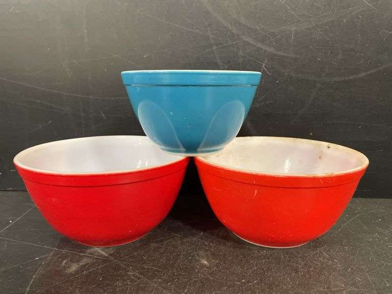Pyrex bowls - Auction Ohio