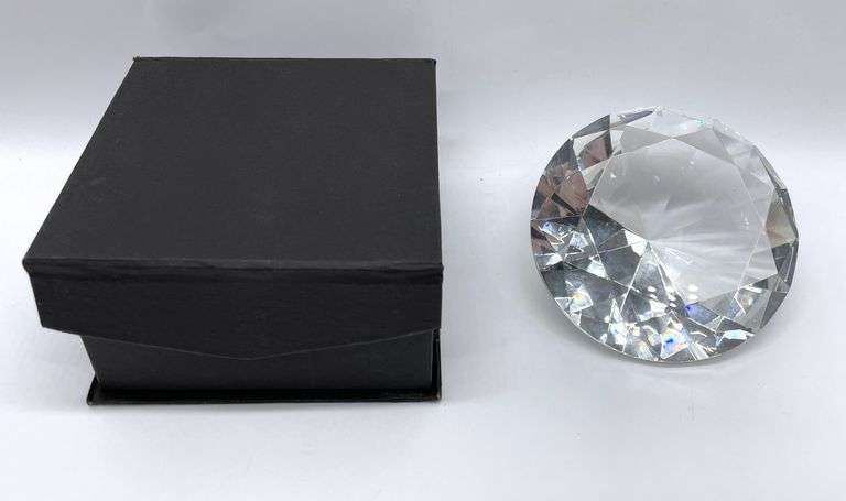Clear Diamond Paperweight - Auction Ohio