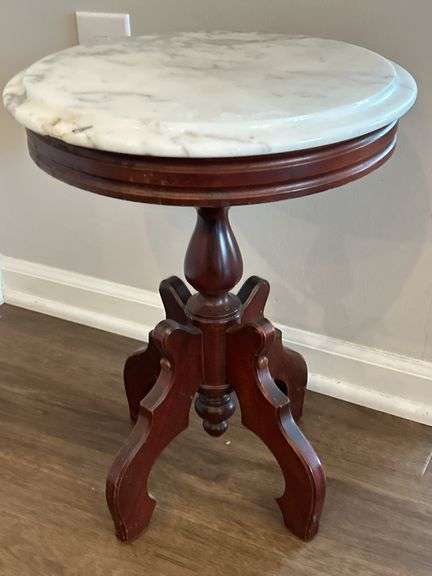 Mable Top Table - Auction Ohio