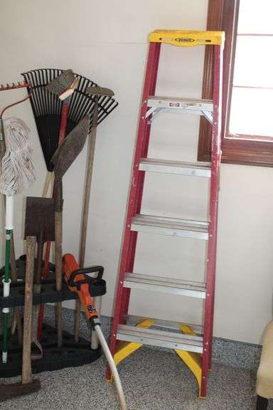 Lawn and Garden Tools & Ladder - Auction Ohio