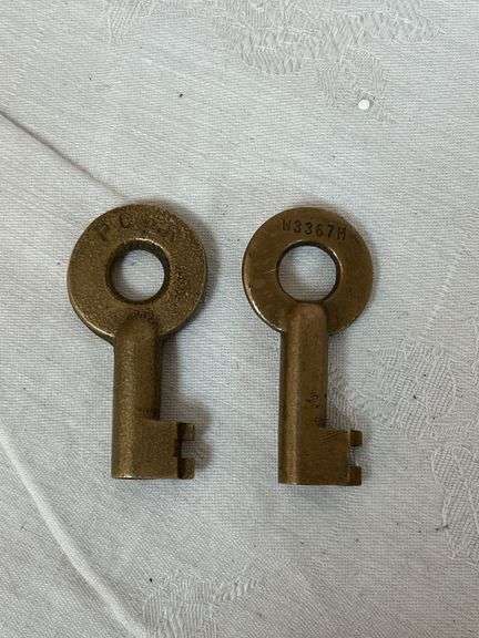 Railroad Padlock Keys - Auction Ohio