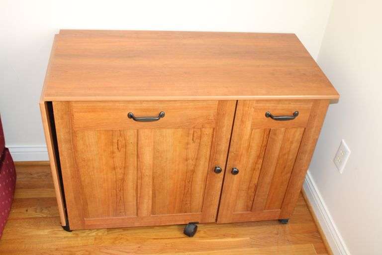 Viking Husqvarna Sewing Machine & Sewing Table - Auction Ohio
