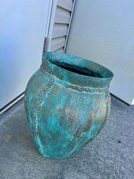 Large Turquoise Pot - Auction Ohio