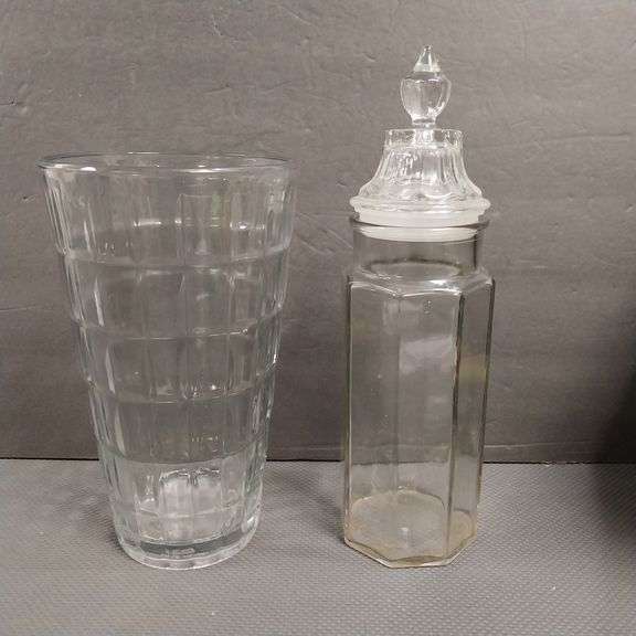 Vintage Glass Vase Syndicate Sales… - Auction Ohio