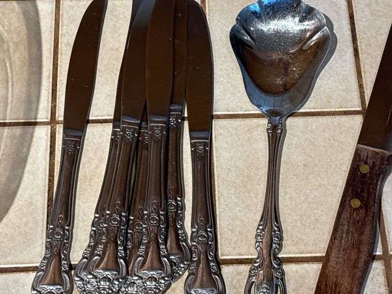 Stainless Flatware - Auction Ohio