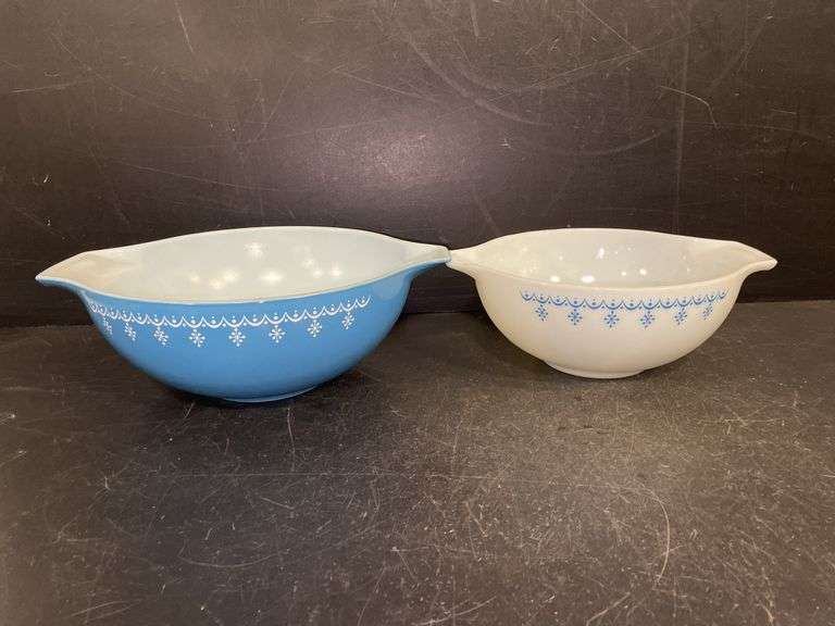 Pyrex bowls - Auction Ohio