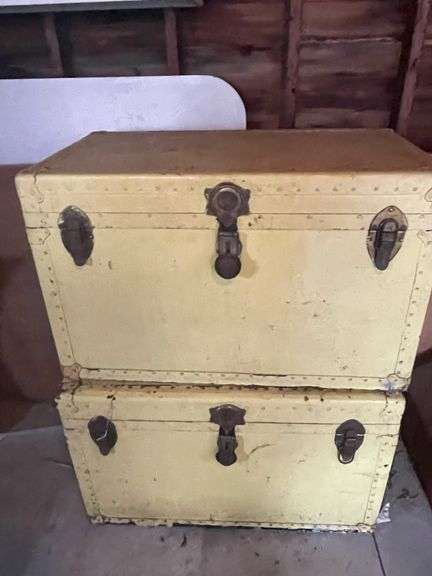 Vintage Trunks - Auction Ohio