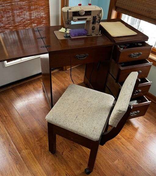 Singer 401 Sewing Machine Table & Supplies - Auction Ohio