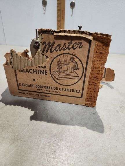 Vintage Kayanee Sewmaster Sewing Machine With Original Damaged Box 7"X8 ...