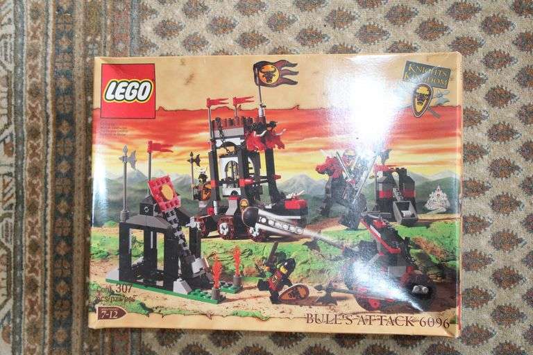 LEGO 6096 Knights Kingdom Bull's Attack - Auction Ohio