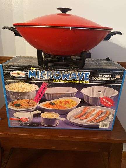 Betty Crocker Nordic Ware cookware set and West Bend electric wok ...