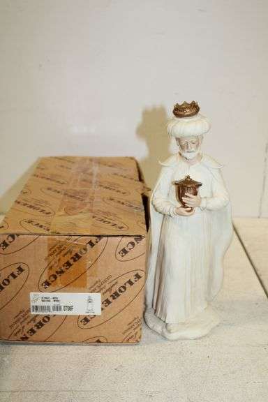 Giuseppe Armani figurine - Auction Ohio