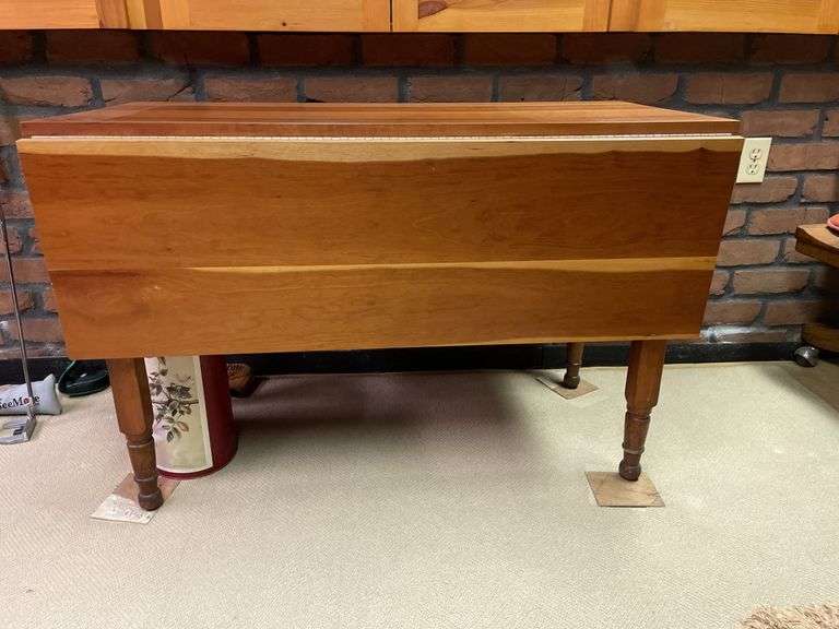 Solid wood drop leaf table - Auction Ohio