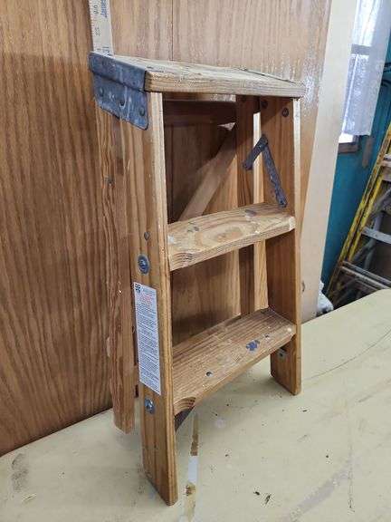 Wooden 2 Ft Step Ladder - Auction Ohio