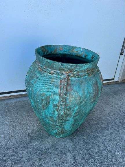 Large Turquoise Pot - Auction Ohio