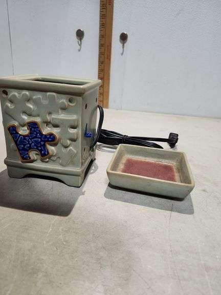 Scentsy Puzzle Piece Pot - Auction Ohio