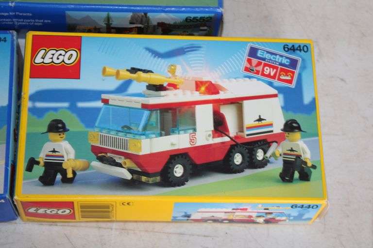 Trio of LEGO System Builder Sets - Auction Ohio